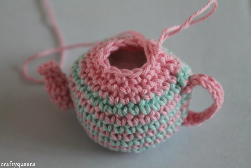Tea for two - Crochet Teapot Pattern - New Leaf Designs