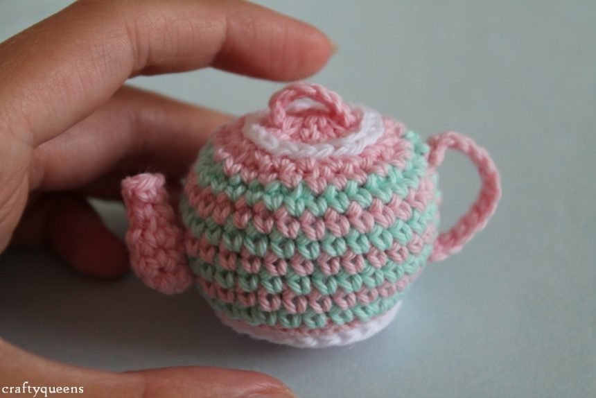 Tea for two - Crochet Teapot Pattern - New Leaf Designs