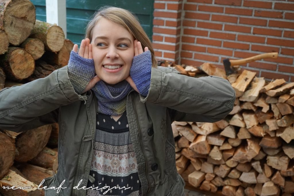 Timber Cowl and Wristies Reveal! - New Leaf Designs